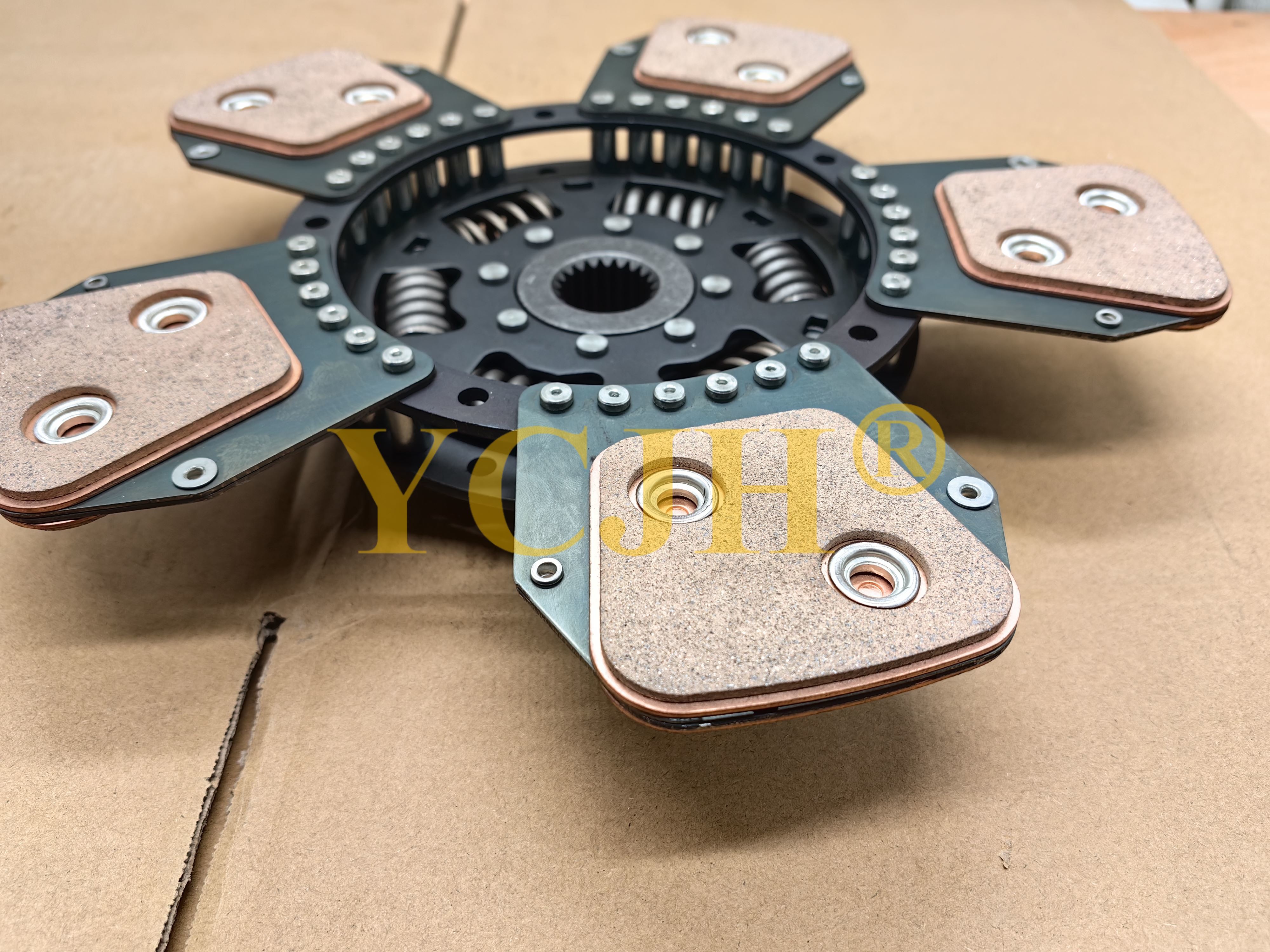 21T Smooth Surface MF375/390 Compatible Clutch Disc for Massey Ferguson ...